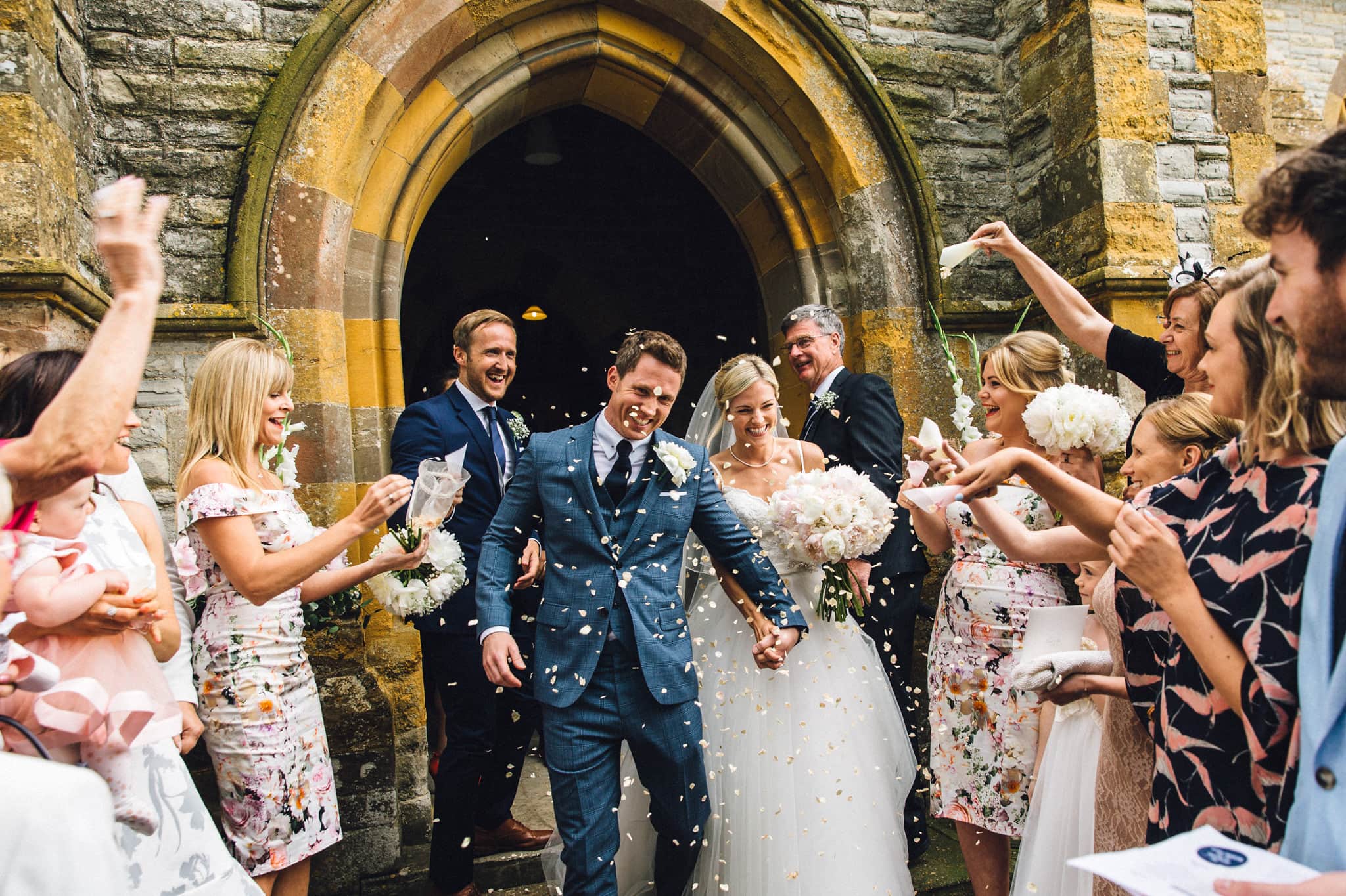 Confetti Church wedding – Red on Blonde Photography